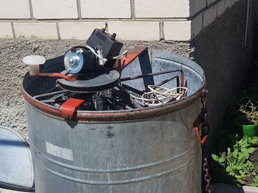 Медогонка 4 рамочная бу с электроприводом