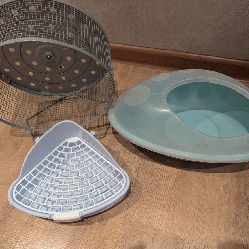 Колесо, купалка и лоток для шиншилл