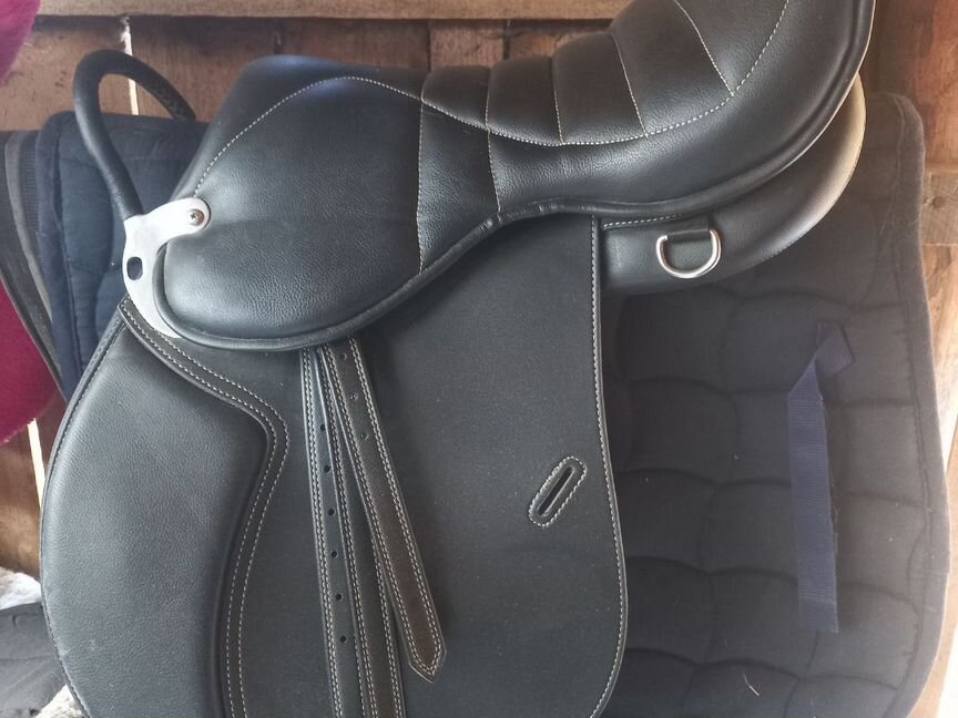 Седло для лошади универсальное