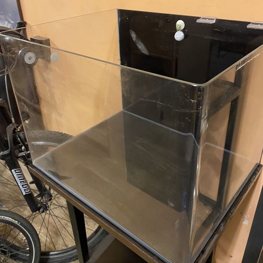 Аквариум с полным комплектом оборудования