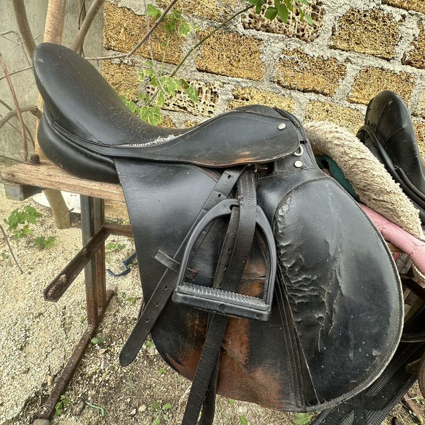 Седло для лошади универсальное