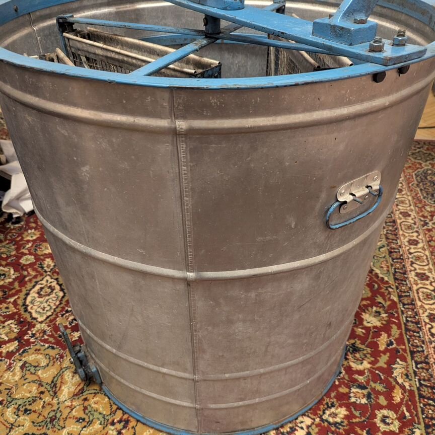 Медогонка алюминиевая 4-х рамочная поворотная