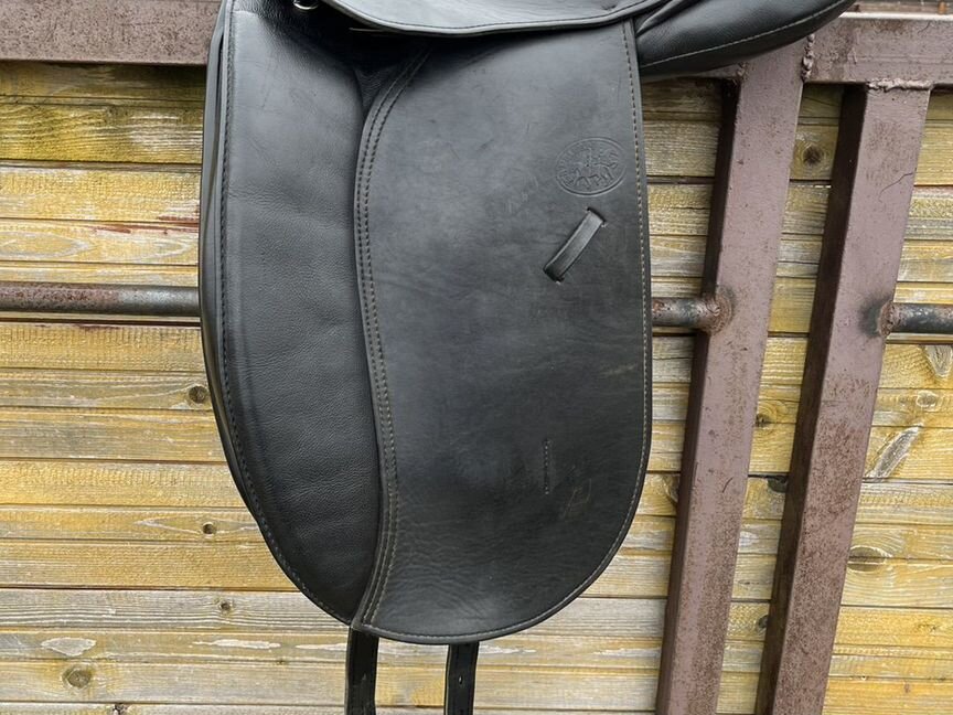 Седло выездковое
