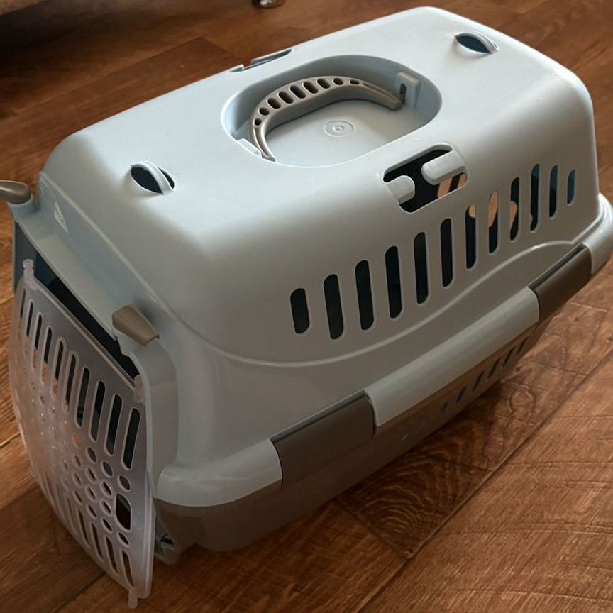 Переноска для кошек и собак пластиковая