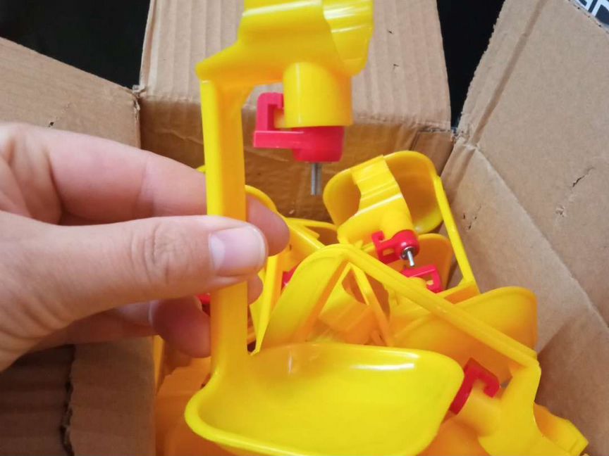 Нипельные поилки с уловителем