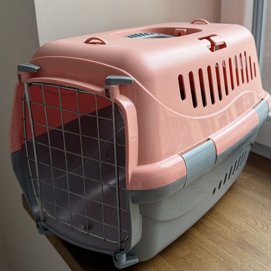 Переноска для кошек пластиковая