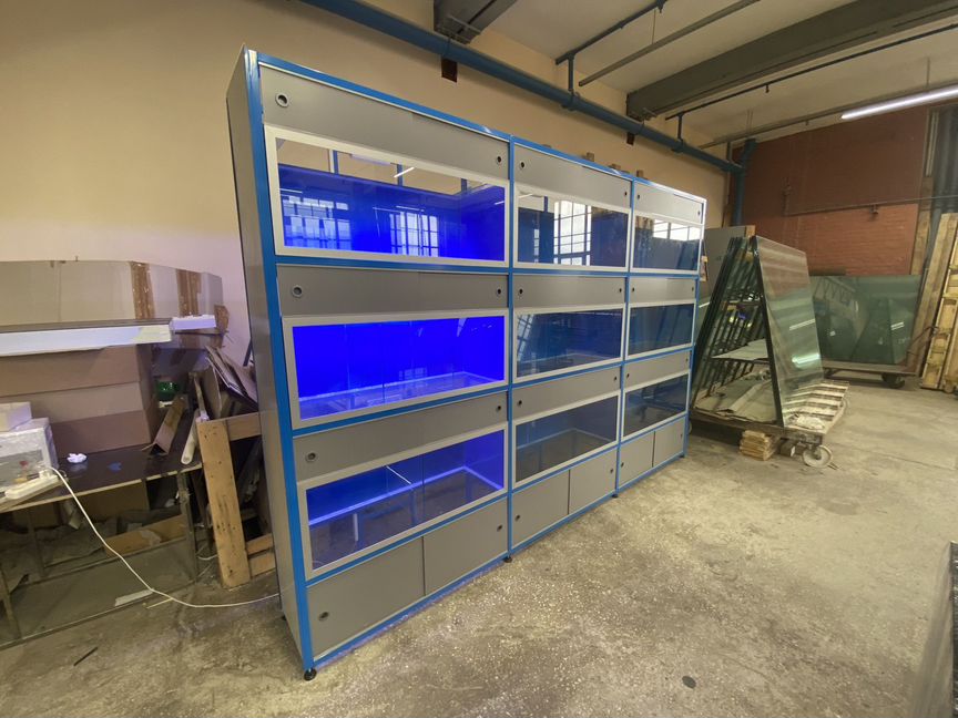 Аквариумная стойка стеллаж в зоомагазин