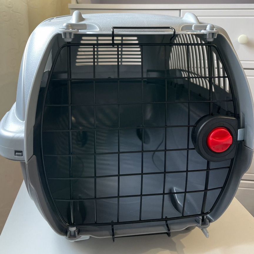 Переноска для собак и кошек