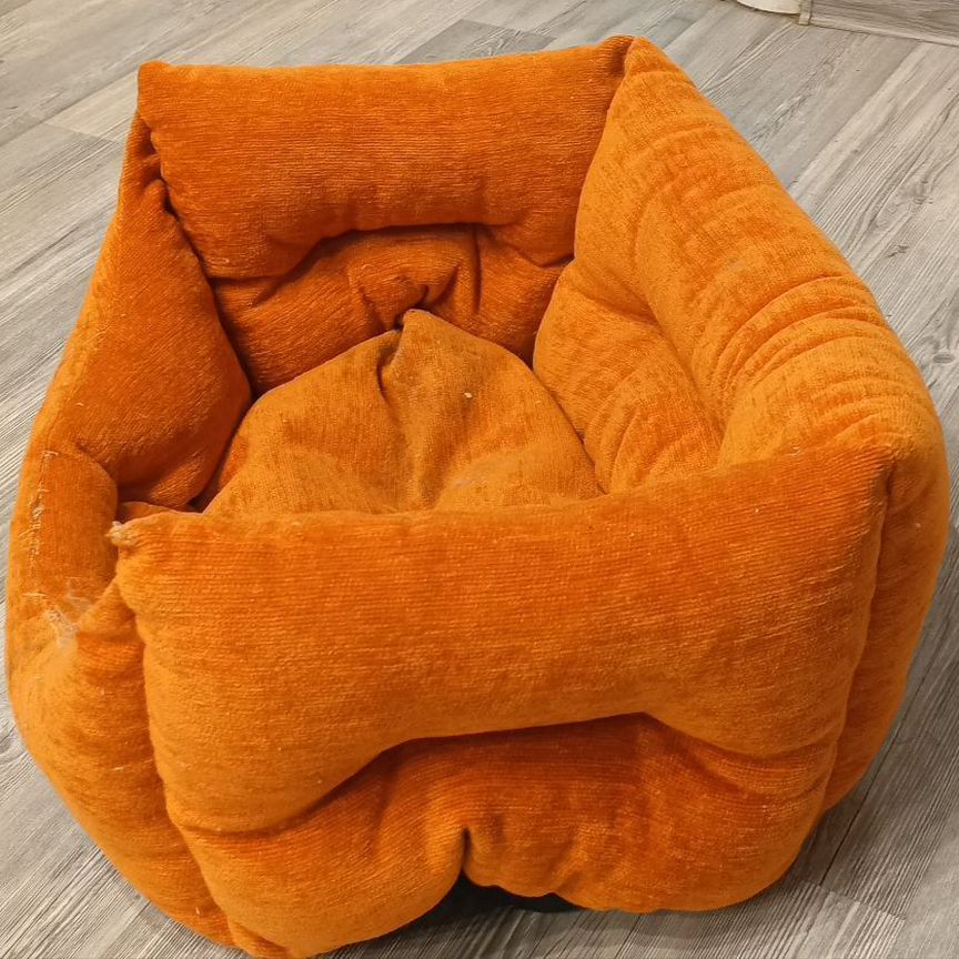 Диванчик для кошек