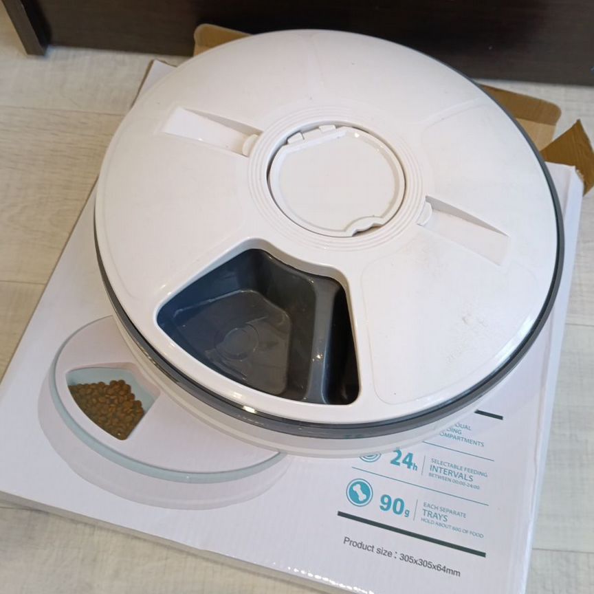 Автоматическая кормушка для кошек и собак