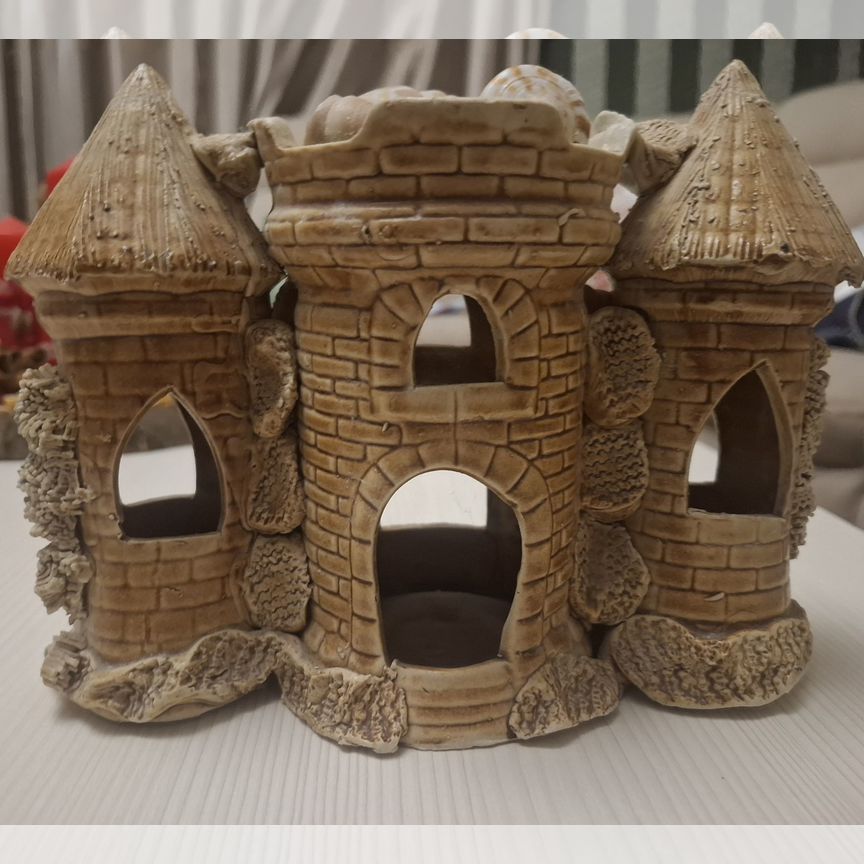 Замок для аквариума