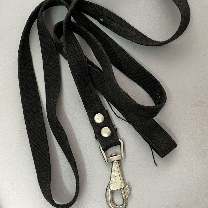 Поводок черный брезентовый 2м