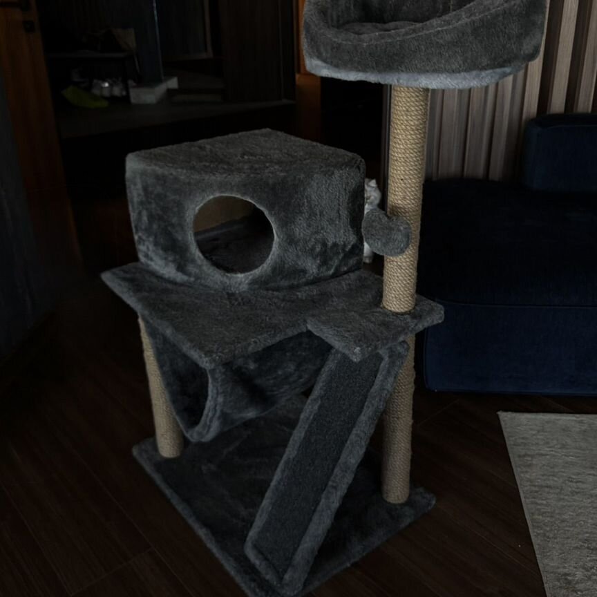 Домик лежанка для кошки с когтеточкой