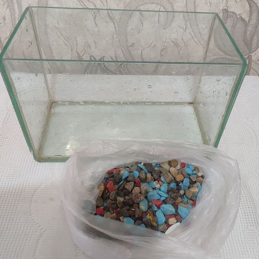 Аквариум 4 литра с камушками