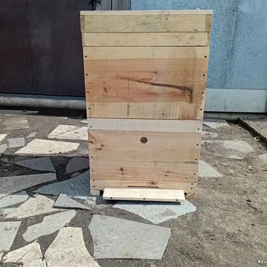 Улей для пчел новый