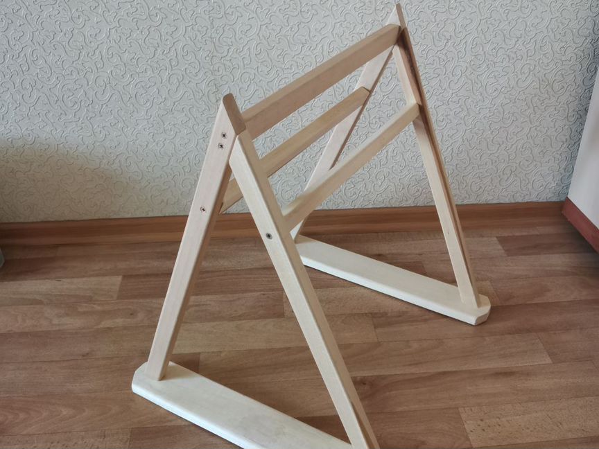 Вешалка для собачьих принадлежностей (стойка)