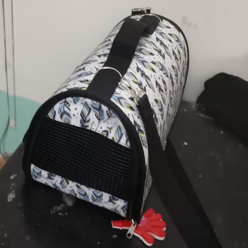 Переноска для кошек и собак