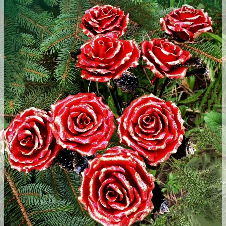 Кованая роза из стали, вазы кованые