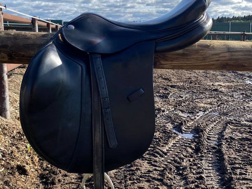 Конкурное седло Saint Lourdes 17,5