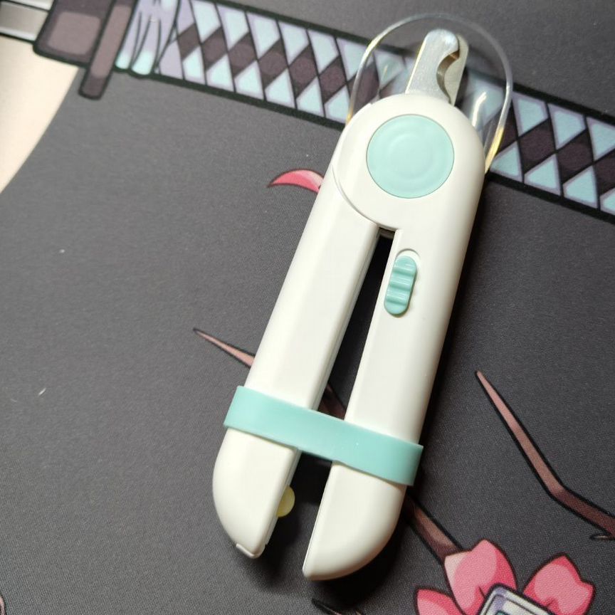 Когтерезка с фонариком