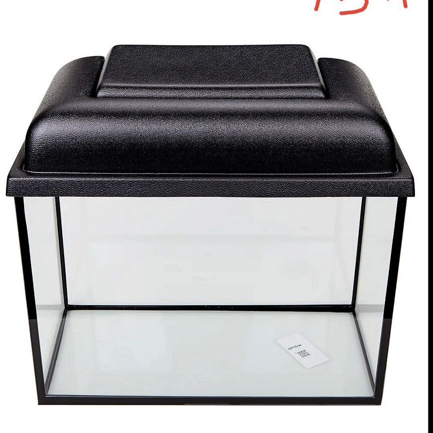 Аквариум с крышкой и подсветкой