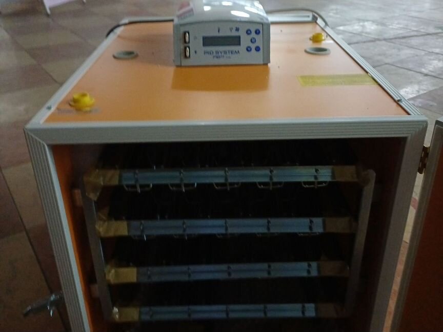 Инкубатор mg200/300