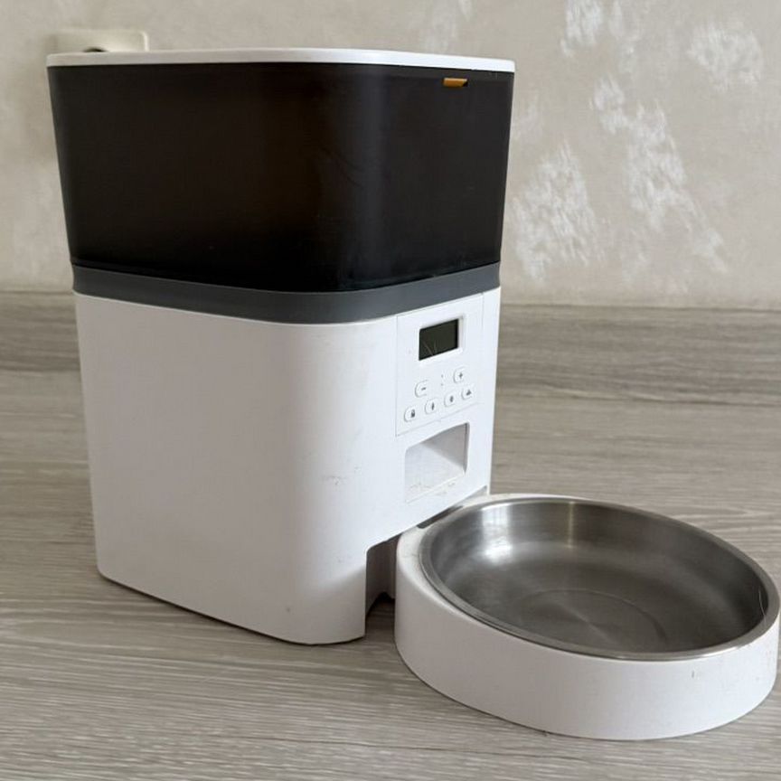 Автоматическая кормушка для собак