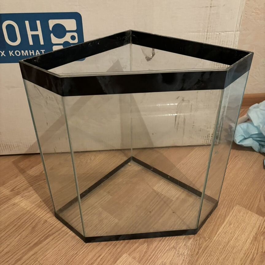 Аквариум угловой с декором в подарок