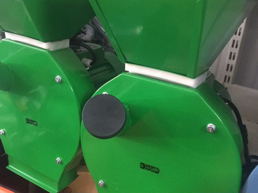 Зернодробилка