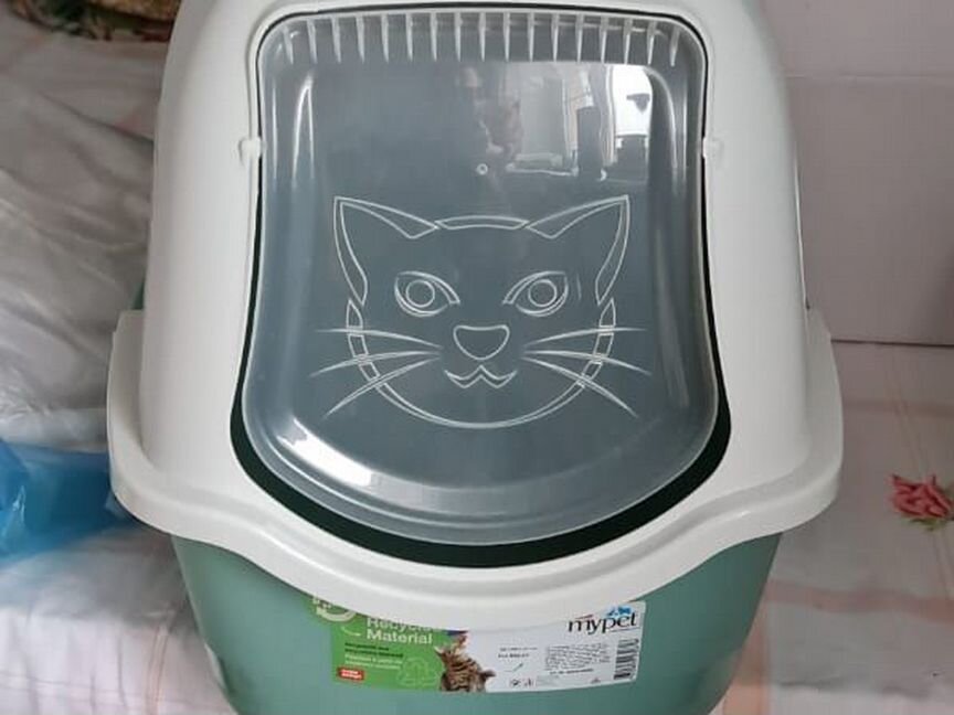 Кошачий туалет закрытый домик