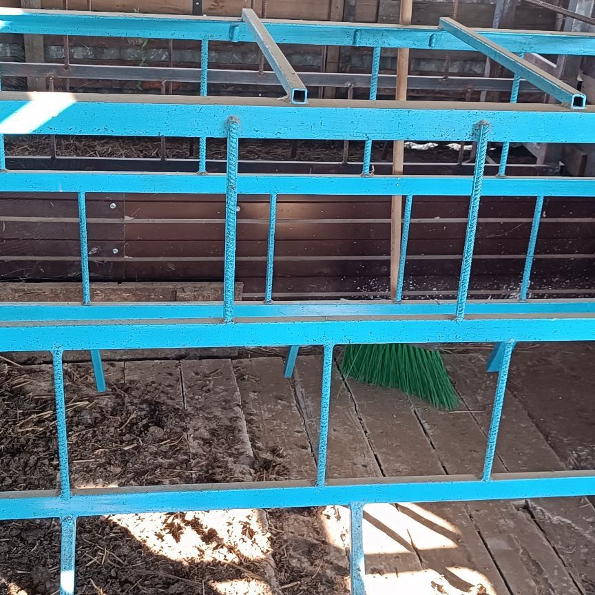 Изготавливаю станки для опороса свиноматок