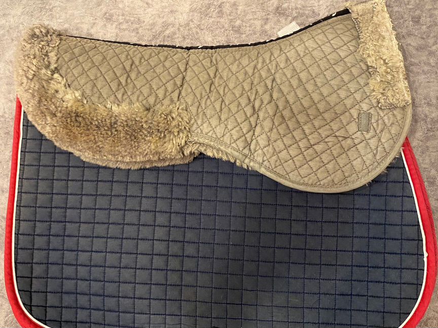 Меховушка под седло