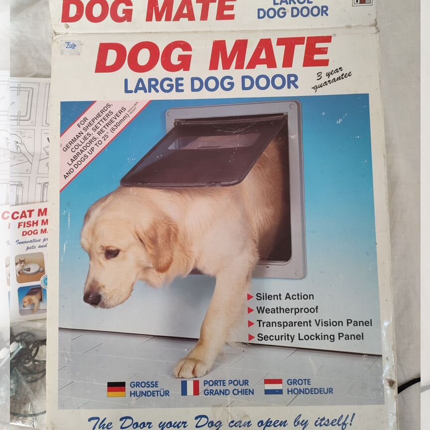 Врезная дверка для собак и кошек