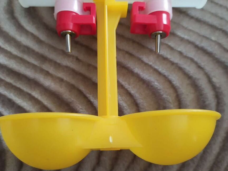 Ниппельные поилки для птиц