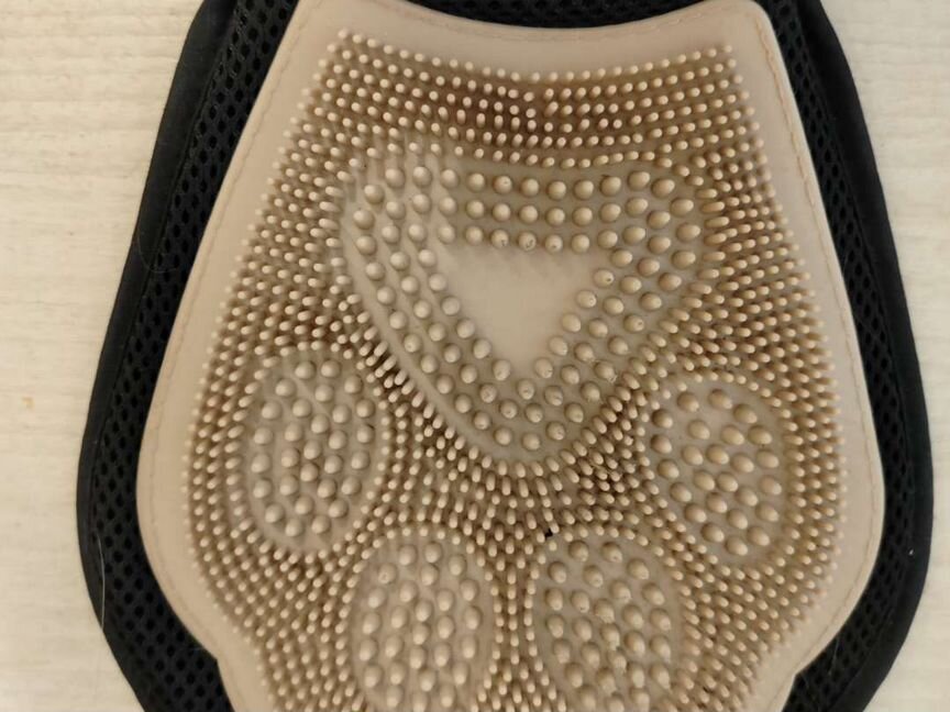 Рукавица для груминга Triol