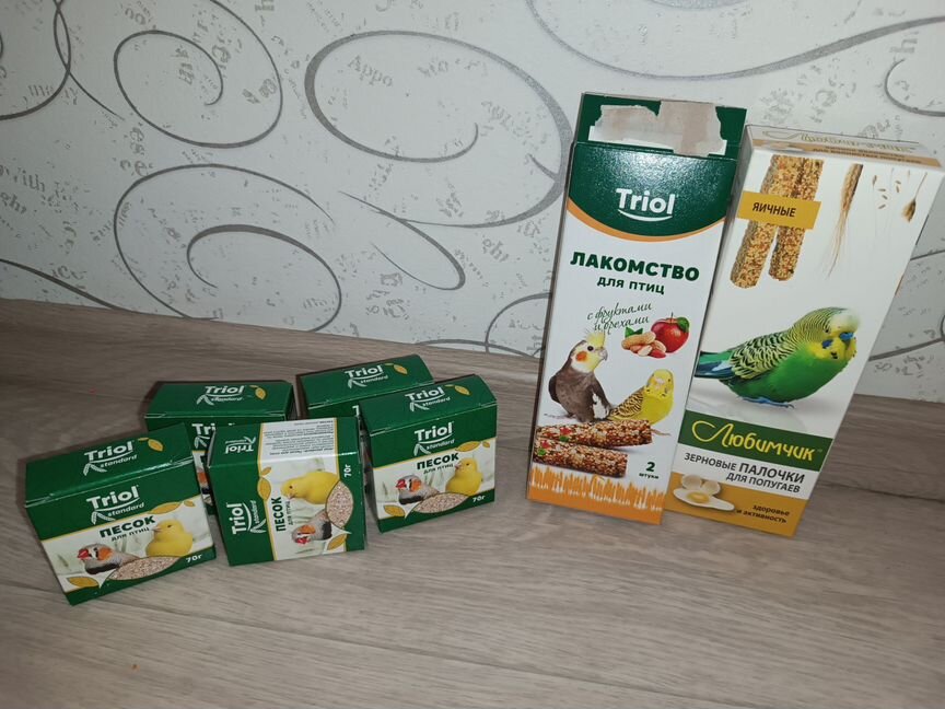 Лакомство для птиц и песок