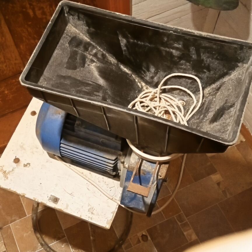 Зернодробилка