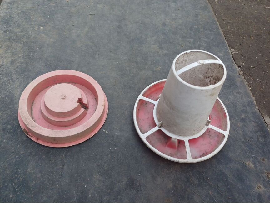 Кормушка и поилка под банку для цыплят