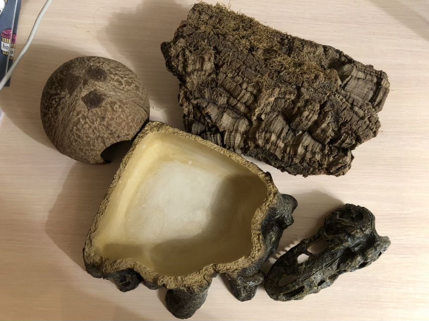 Укрытия и поилка в террариум