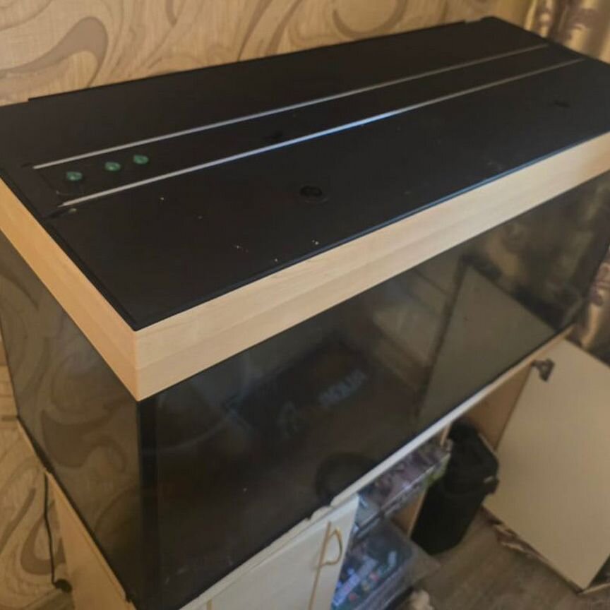 Продам аквариум Zelaqua б/у (200 л )