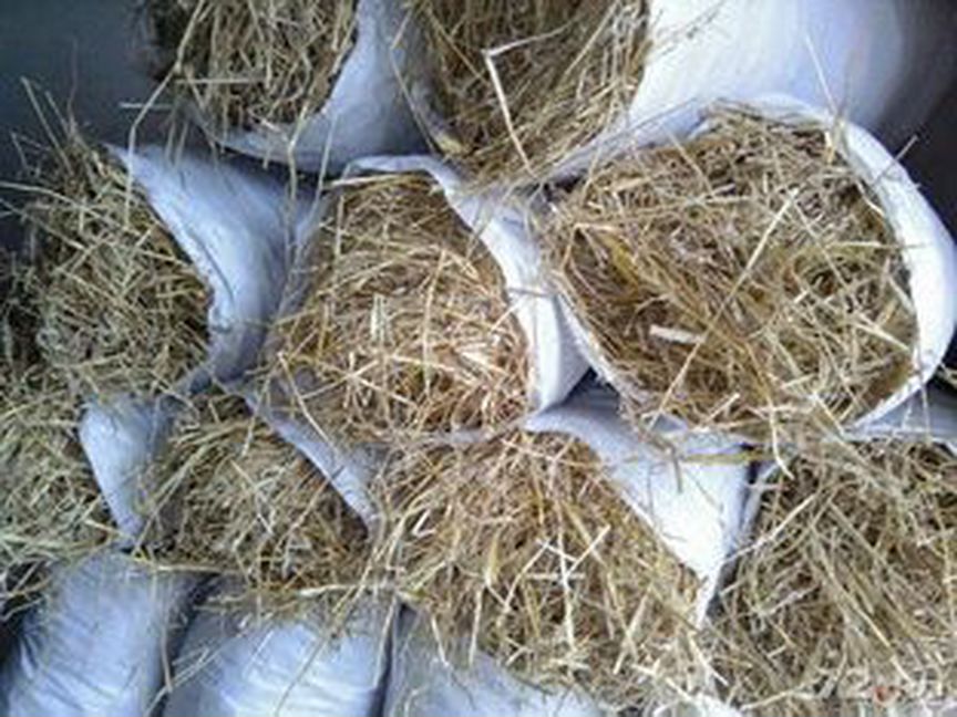 Сено в мешках