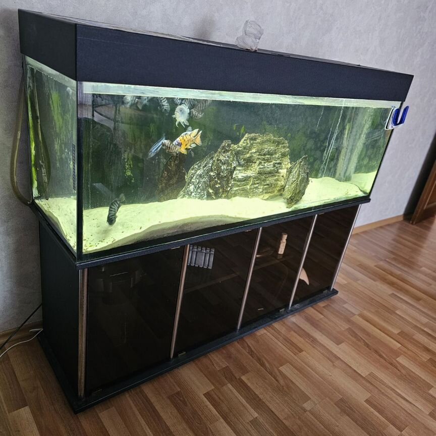 Аквариум с тумбой