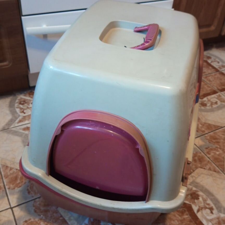 Домик для кошки и туалет