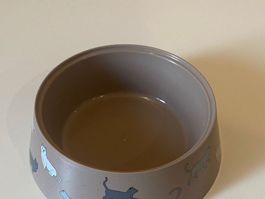Миска для кошек и собак