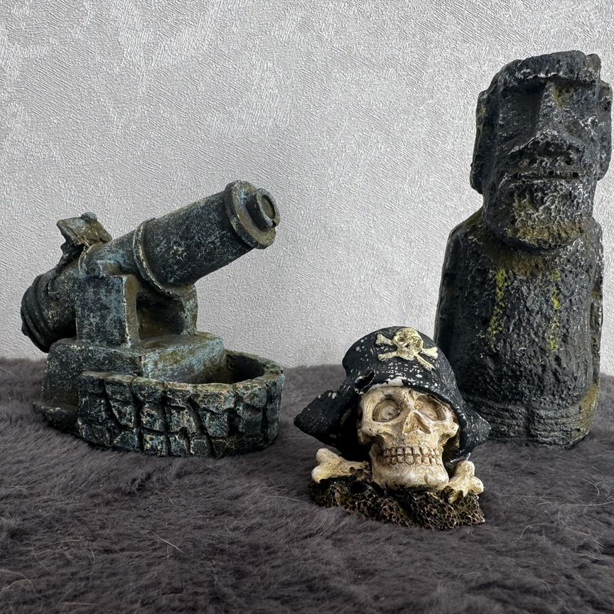 Декоративные игрушки в аквариум