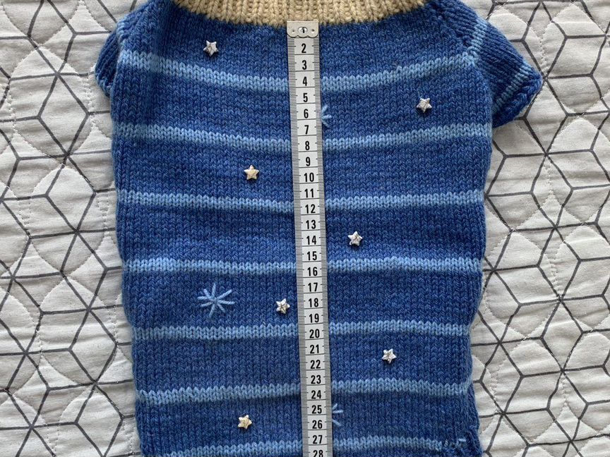 Свитерок вязаный для средней собаки