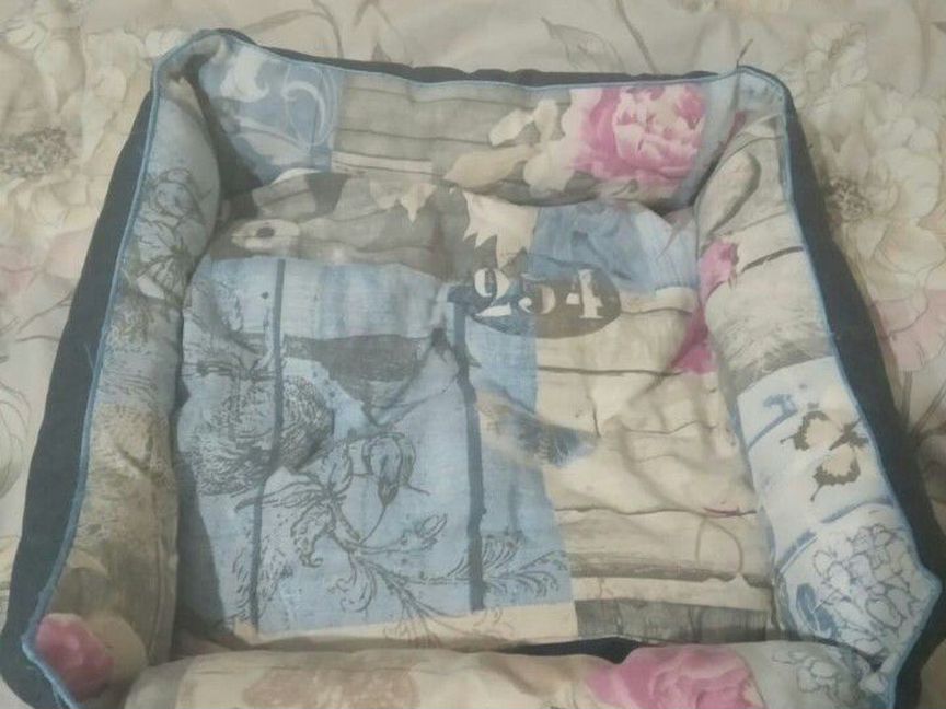 Лежанка для кошечки или маленькой собачки