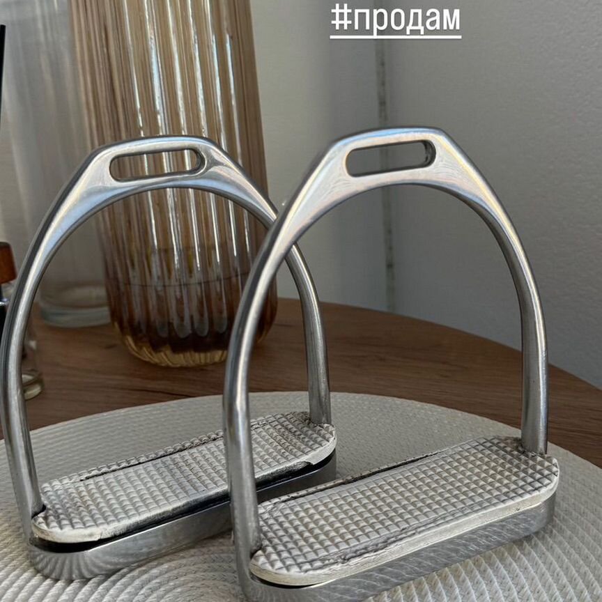 Стремена для лошади