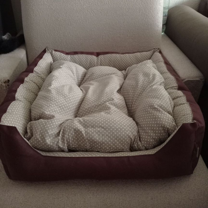 Лежанка для собак и кошек