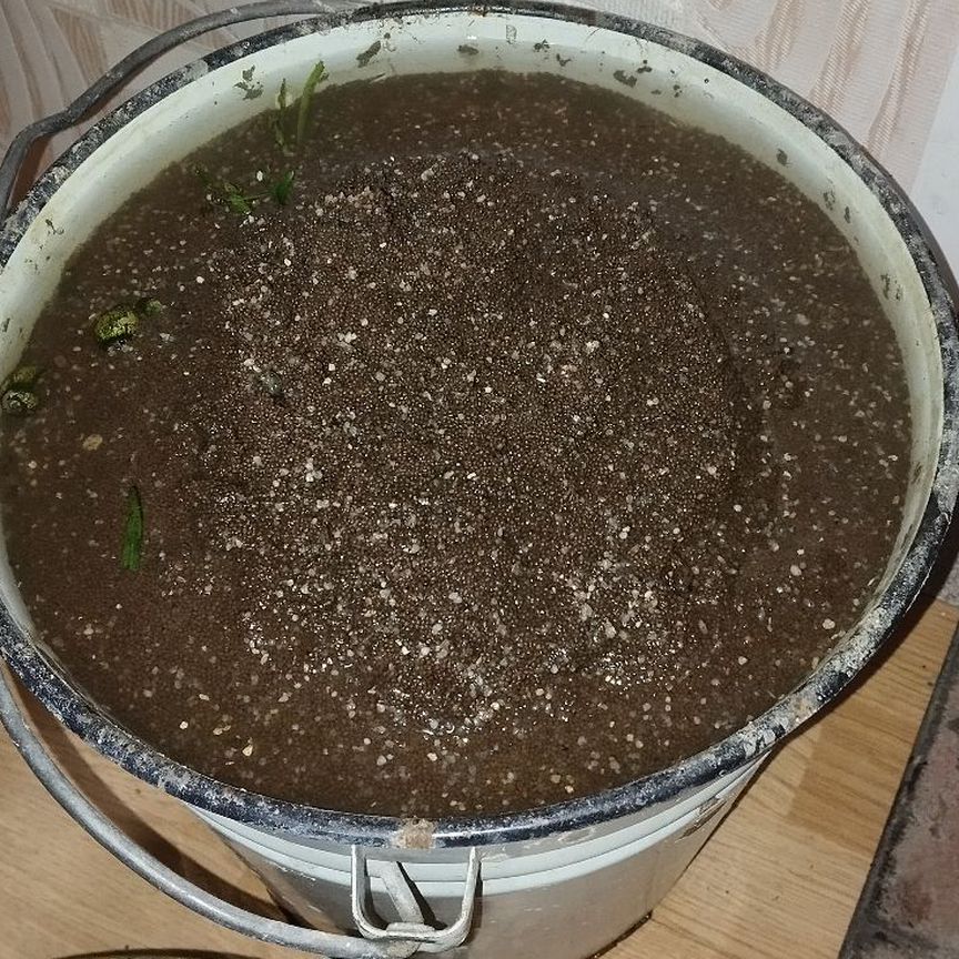 Грунт для аквариума темный